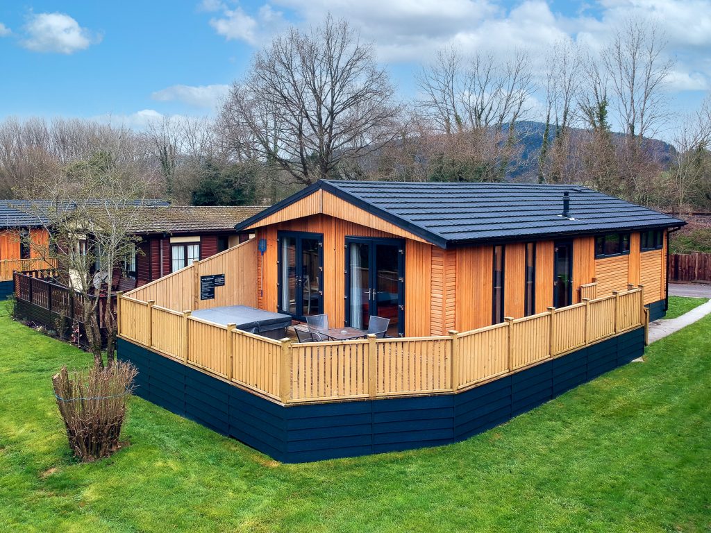 Goldcrest VIP Lodge | Luxurious Holidays | Ashlea Pools