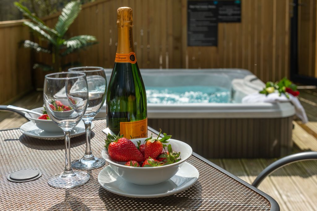 Goldcrest VIP Lodge | Luxurious Holidays | Ashlea Pools