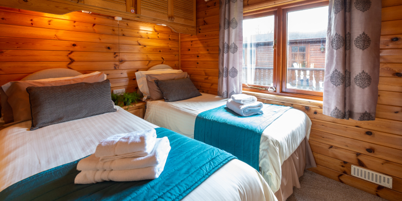 Mandarin Plus Lodge | Luxury Lodges For Hire | Ashlea Pools