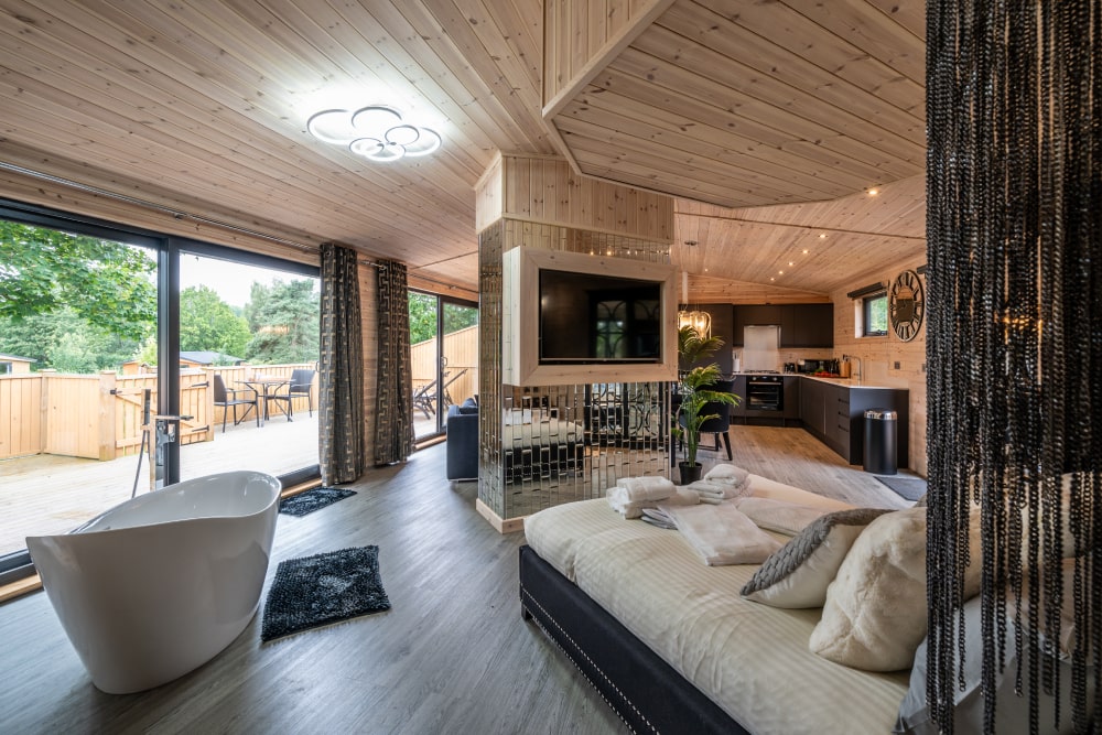 Goldcrest VIP Lodge | Luxurious Holidays | Ashlea Pools